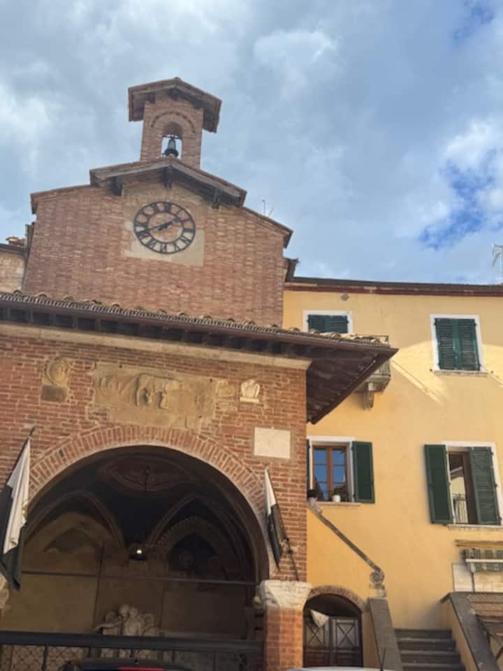 La Casa In Piazza, Un Balcone Sulla Vita Del Borgo - Rapolano Terme