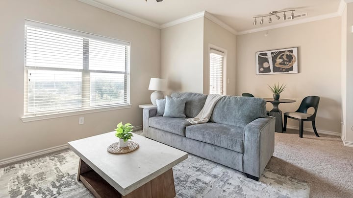 Landing | Stunning 1bd, Pool, Clubhouse - Grand Prairie, TX