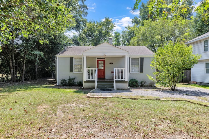 Updated & Cozy Stay Minutes To Campus - Tuscaloosa, AL