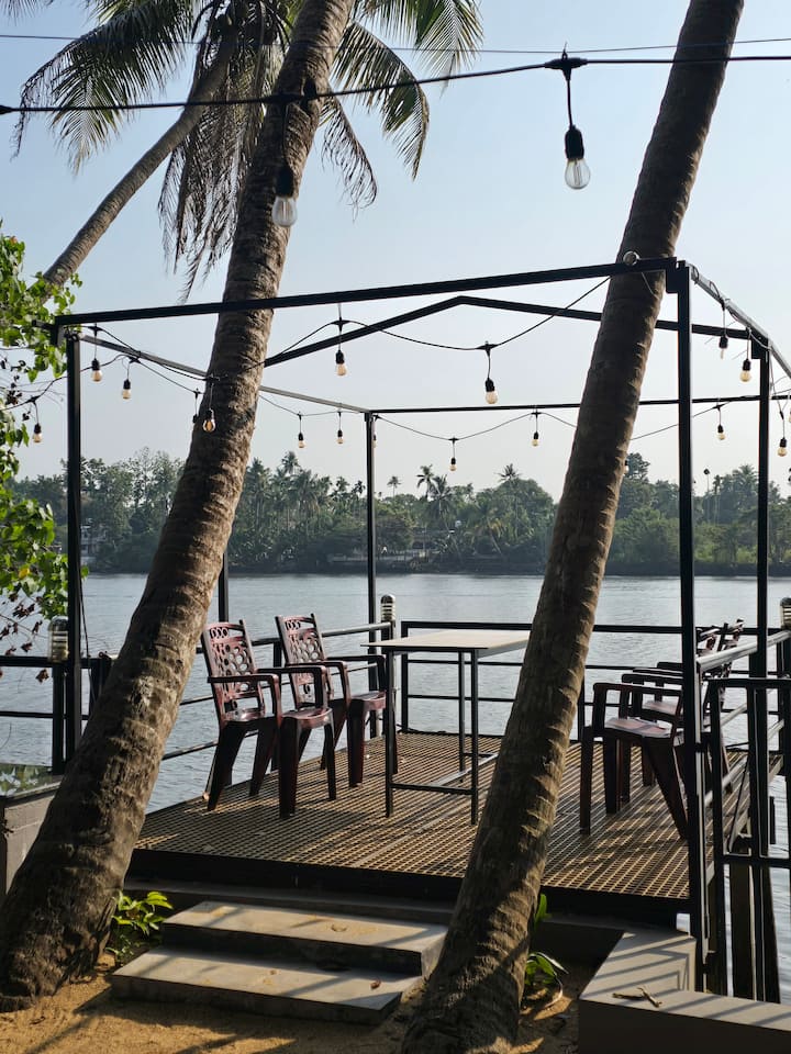Rivulet Dale:  A 2 Bhk Riverfront Cottage - Kodungallur