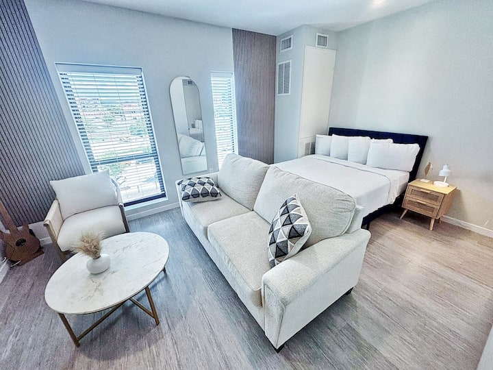 Cloud Nine Studio - Des Moines, IA