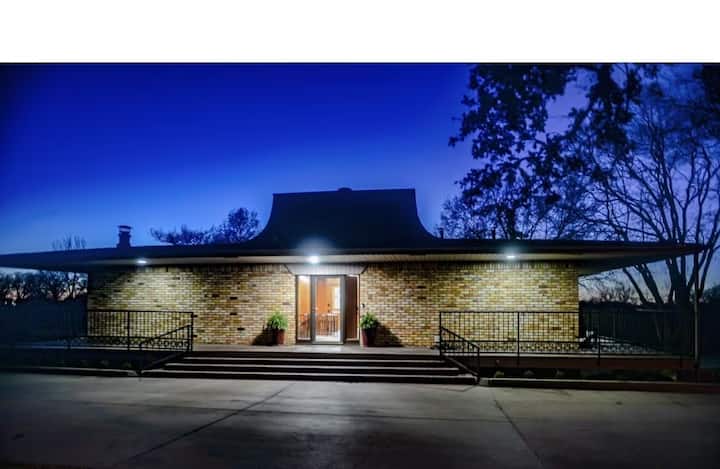 The Maxwell Houes - Ardmore, OK