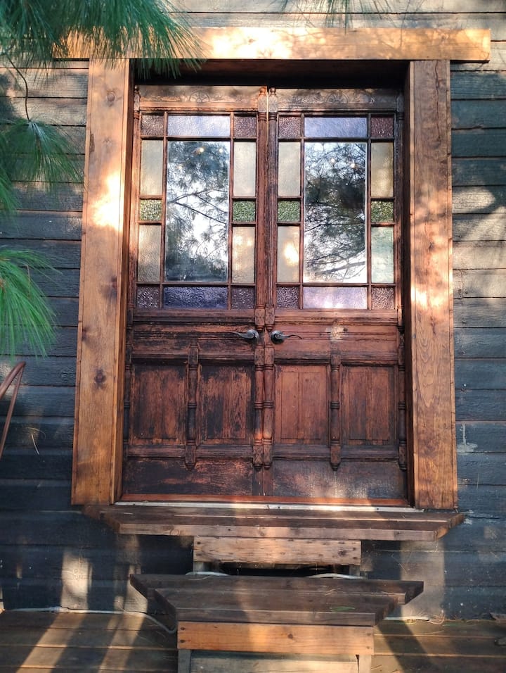 Historic Schoolhouse Loft - Indiana