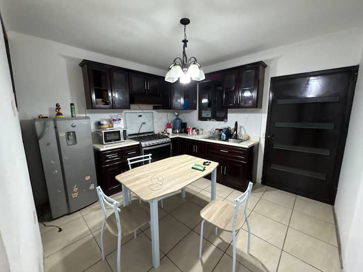 Casa De 1 Nivel 
3 Cuartos 2 Baños 1 Ducha - San Francisco El Alto