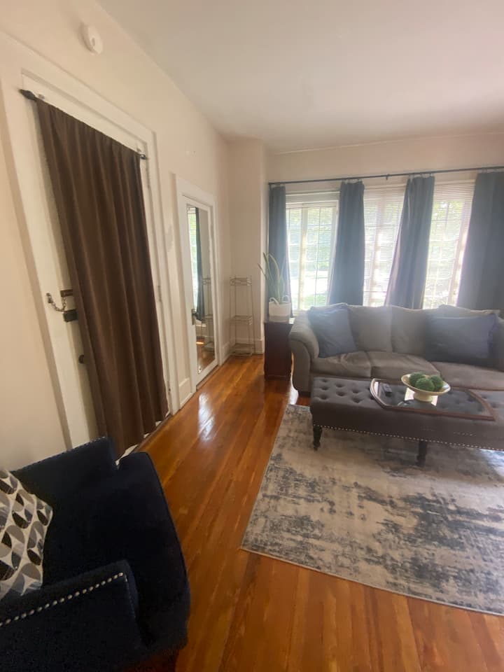 “Cozy 2br Gem In Bay City’s Historic District” - Bay City, MI