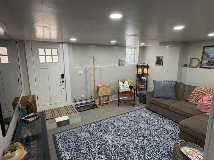 Home Away In A Historic Mini Mansion, Downtown Slc - Salt Lake City, UT