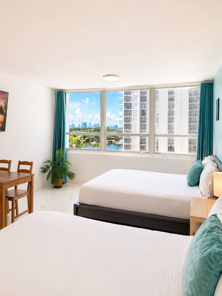 Bay-view, 2 Queen Beds+freevaletparking+poolaccess - Miami Beach, FL