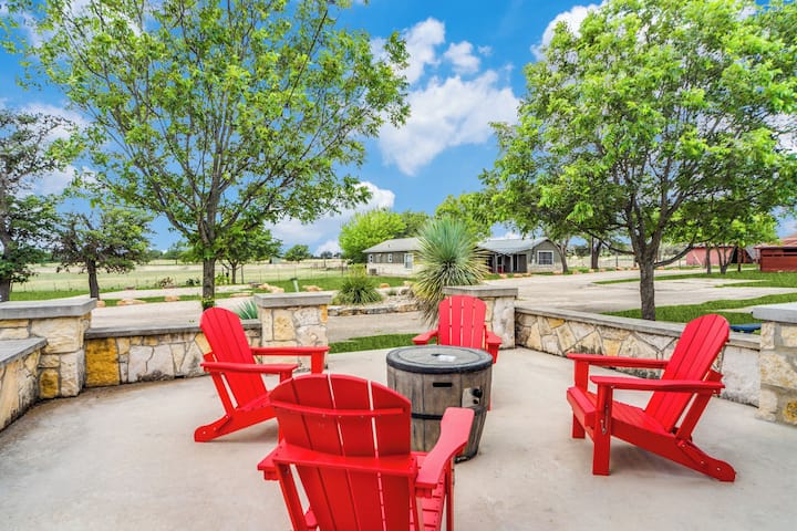 10-acre Hill Country Getaway For Everyone - Comfort, TX