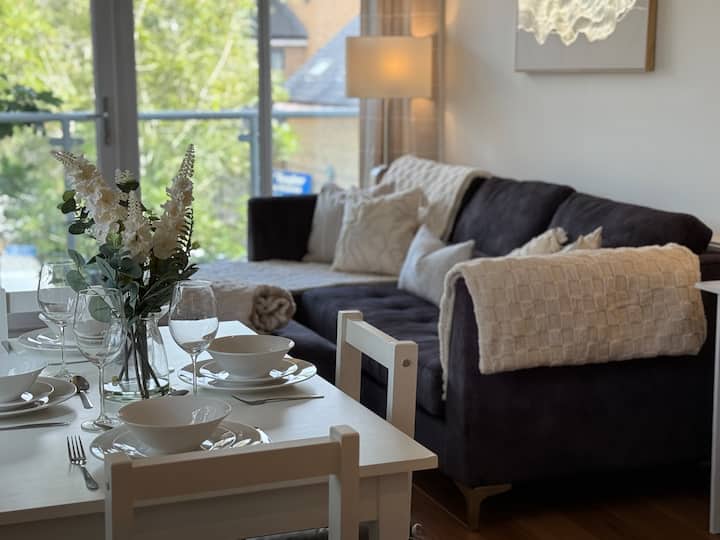 Beautiful 1 Bedroom Lux By Mcf - Redhill