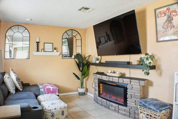 Walkable Fully Furnished Home In Wickenburg - Wickenburg, AZ