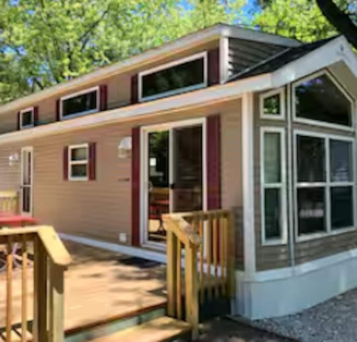 Cabin E42 - Grays Lake, IL