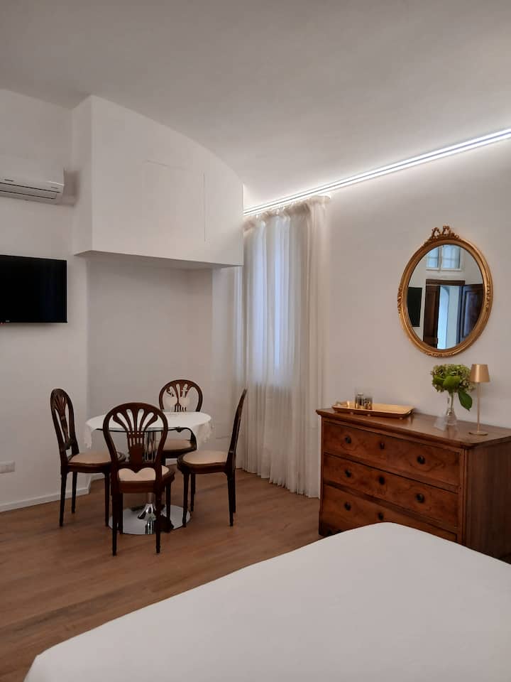 Accogliente Monolocale Indipendente - Novara