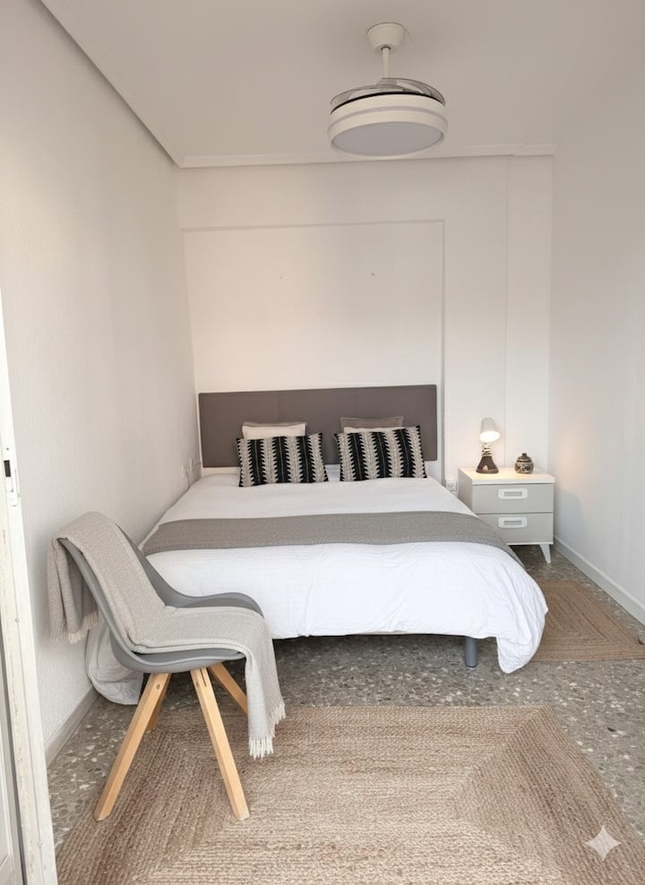 Habitación Privada Céntrica En Valencia - Valencia