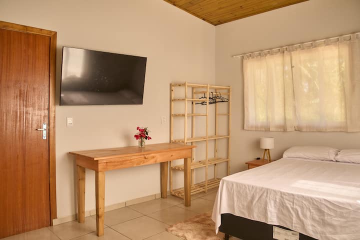 Casa Ampla Em Sítio Perto Da Praia  Com Piscina - Imbituba