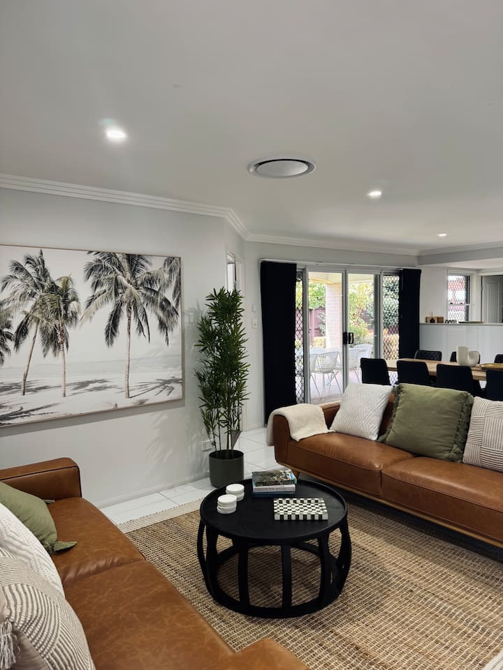 Gabbinbar, Modern Family Home - Toowoomba