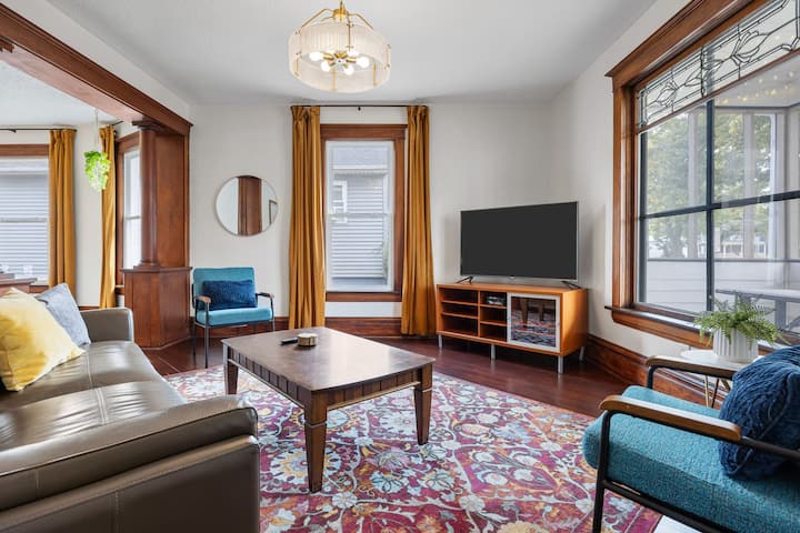 The Gilded Goose - Iowa City, IA