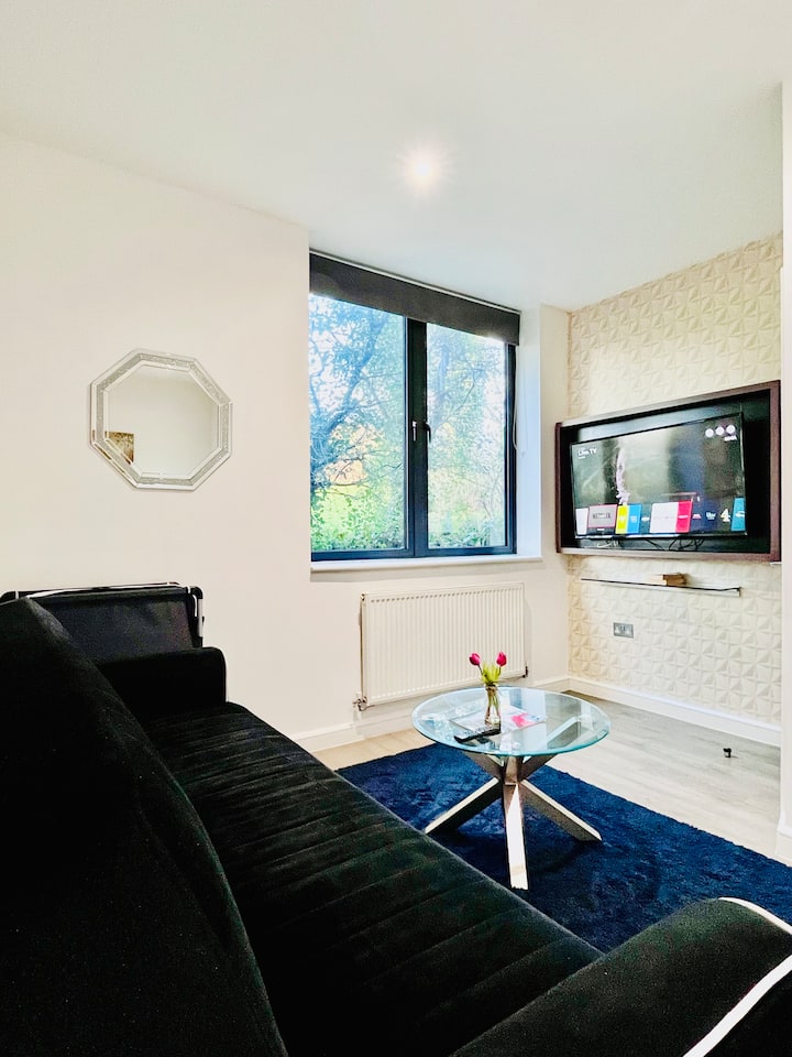 #11 Beautiful Apartment @Cmk Walkable To Station - Milton Keynes