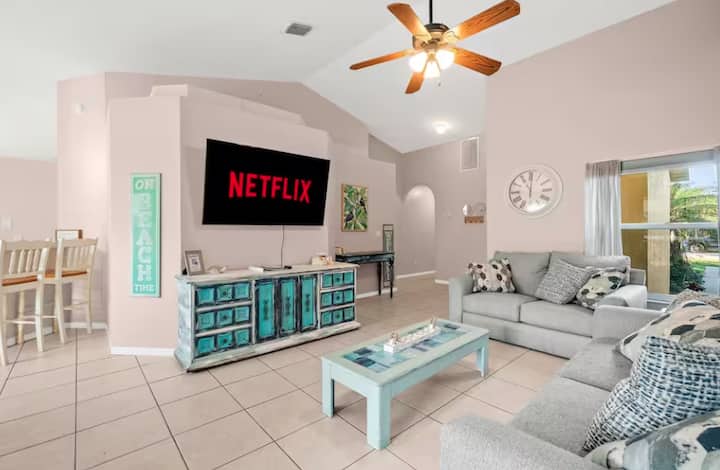 Coastal Retreat – Walk To Beach & Dining - Melbourne