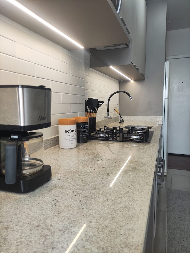 Apto Centro C/ar+vaga A 50m Da Rua Das Palmeiras - Joinville, Brazil