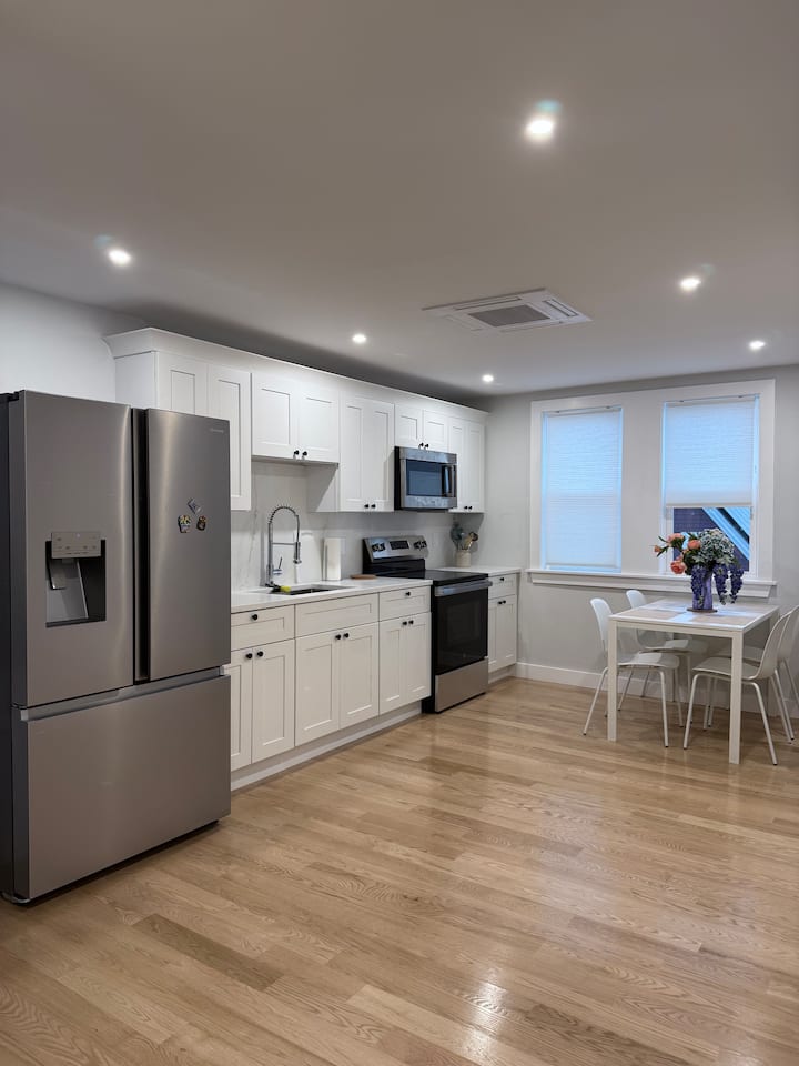 Modern Boston Stay | Near Train | Optional Parking - Boston, MA