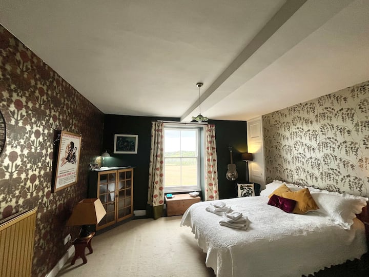 Master Suite In An Old Cotswolds Coaching Inn - Cotswolds