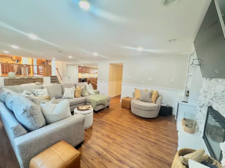 Fully Furnished Harmony Suites Home - Lynwood, IL