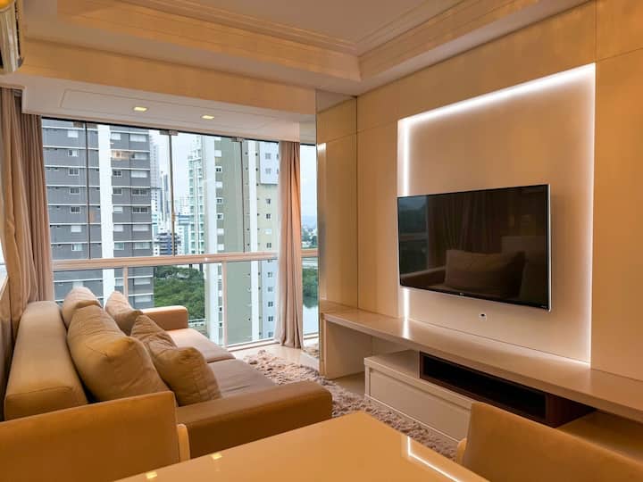 Apartamento 2 Quartos Vista Espetacular Quadra Mar - Balneário Camboriú