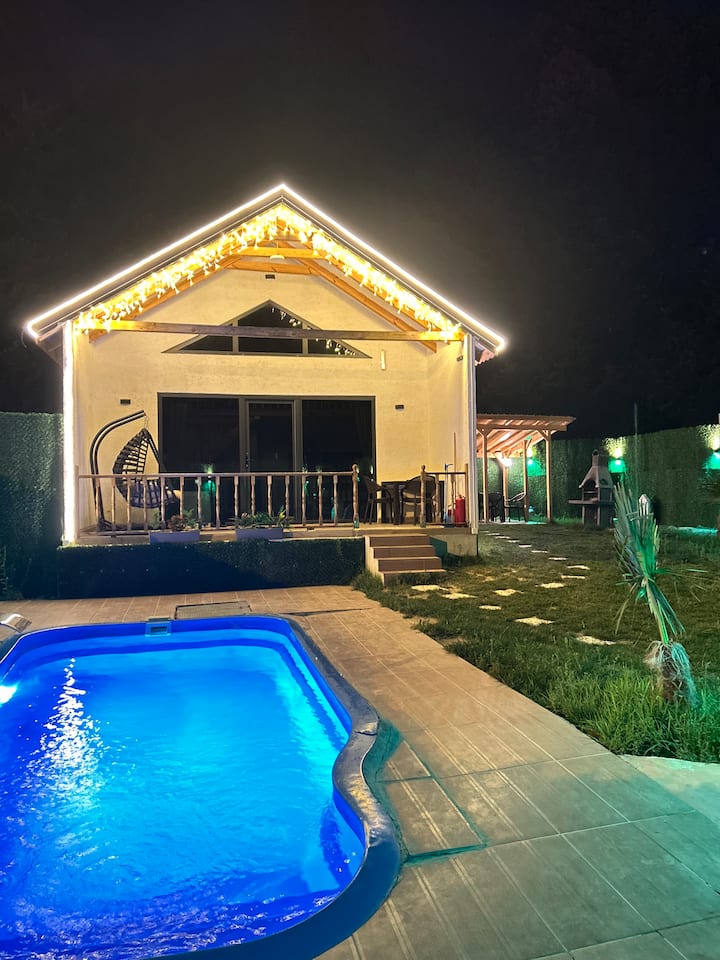 ÖZel ıSıtmalı Havuzlu Jakuzili Müstakil Bungalov - Sapanca