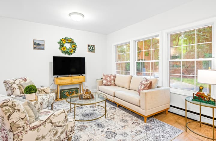 Beautiful Home In Historic Setauket! - Port Jefferson, NY