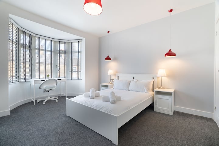 Spacious 5br, Sleeps 10 Guests In City Centre - Peterborough, Royaume-Uni