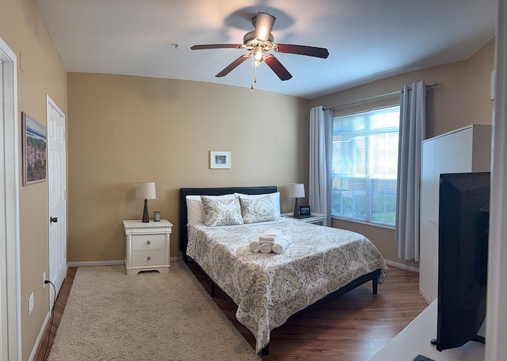 Cozy Condo, Minutes Away From The Famous Beach - Clearwater, FL