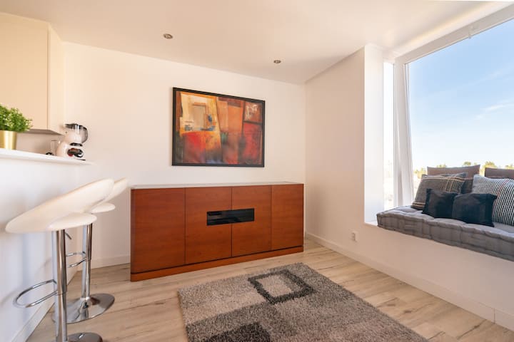 Modern 2 Bedroom Apartment With Balcony In Cascais - Cascais