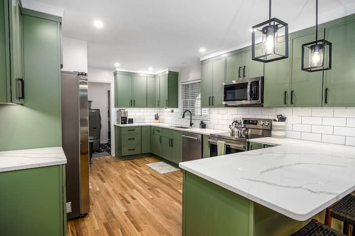 Post Pastures - Newly Renovated Home On 6.5 Acres - Stone Mountain, GA