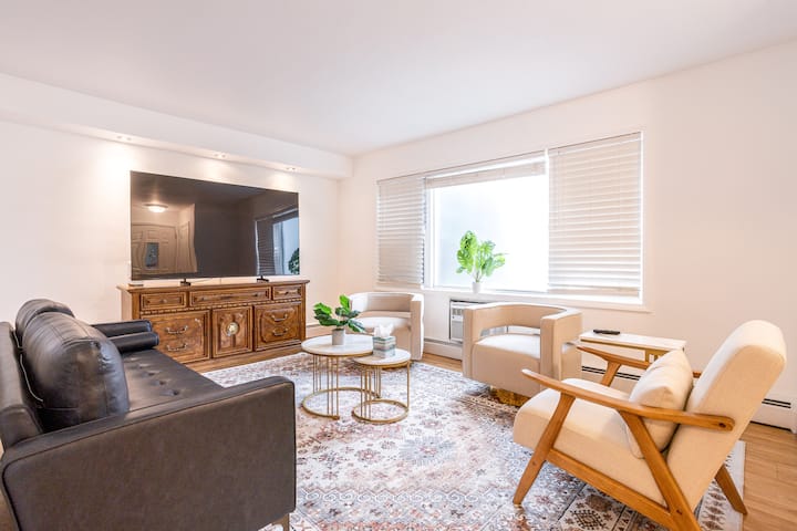 Stylish 2br Condo * Easy City & Midway Access - Countryside, IL