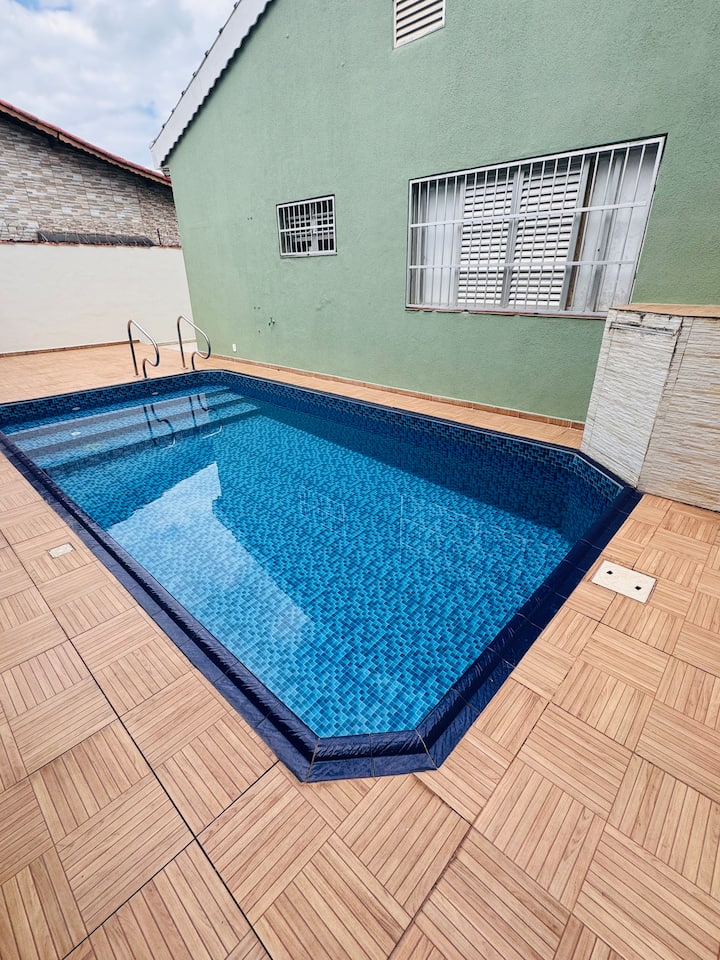 Casa Com 4 Quartos E 2 Suítes Próx Da Praia - Praia Grande