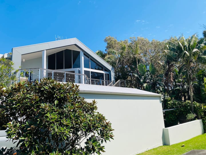 One Mile Beach - On The Doorstep. - Forster