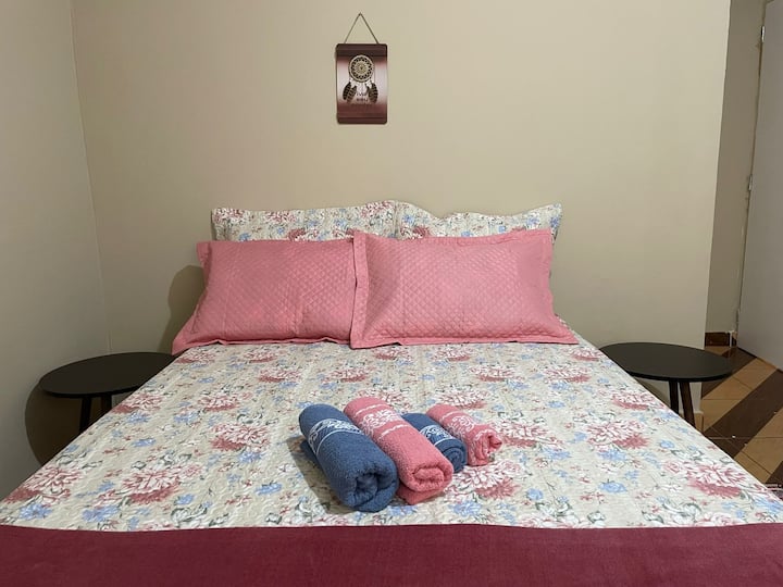 Com Ar, Segura E Aconchegante, 300 Metros Da Orla. - Campo Grande