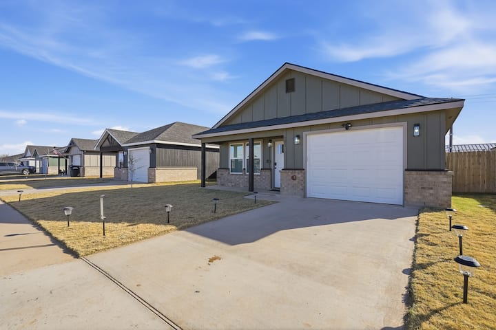 Huckleberry Home In Cimarron Meadows Neighborhood - Abilene, TX