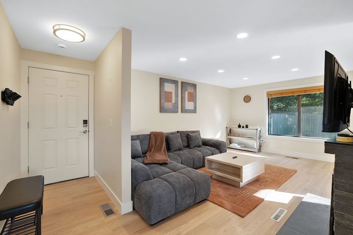Private, Pet-friendly Portland Retreat - Beaverton, OR