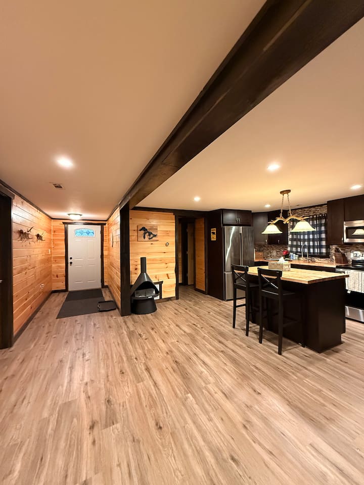 Cozy Pine Cabin On The Muskegon River - Evart, MI