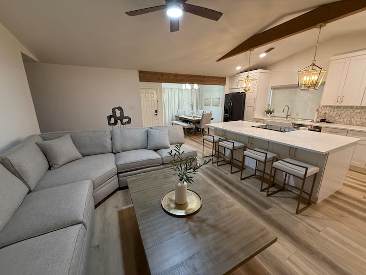 Bright & Cozy 3/2 Open Concept Getaway - Frisco, TX
