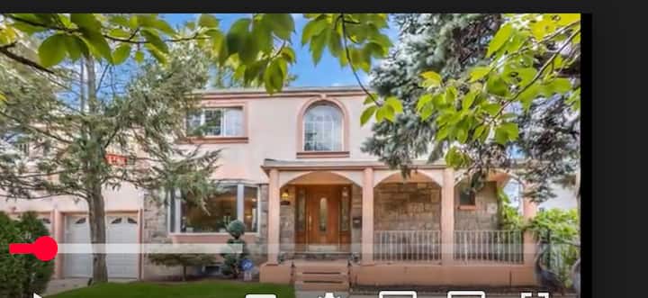 1652 Stewart Ave New Hyde Park Ny 11040 - Great Neck, NY