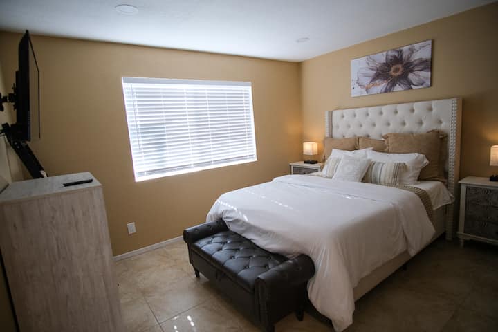 Desert Oasis: Near I-10, Basketball Court + Gym - Marana, AZ