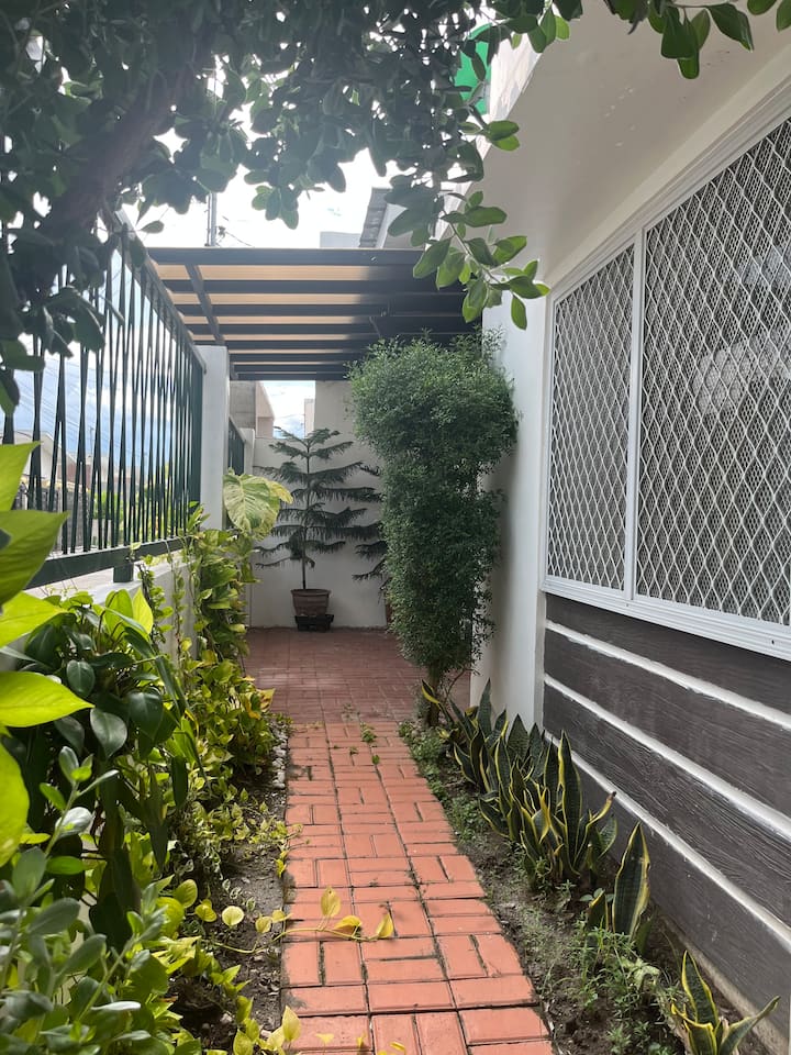 Spacious Vivienne Suites - Polomolok