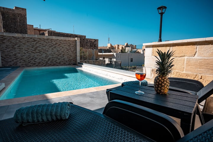 Serena Farmhouse Retreat - Malte