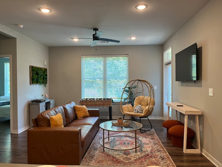 Spacious & Bright 2br In Clift Farms - Huntsville, AL