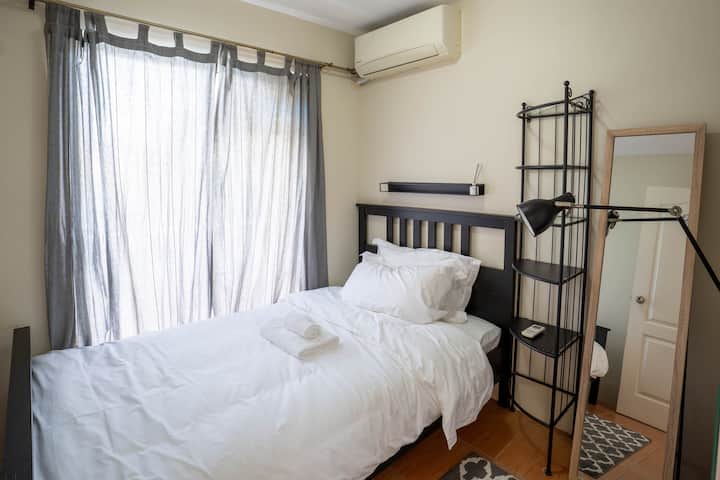 Balcony Poolview Stay - Talisay