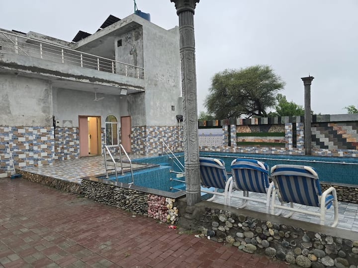 Mian Farmhouse With Big Pool & Family Picnic Spot - Lahore