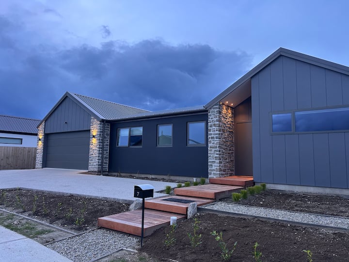 Hikuwai Home - Wanaka