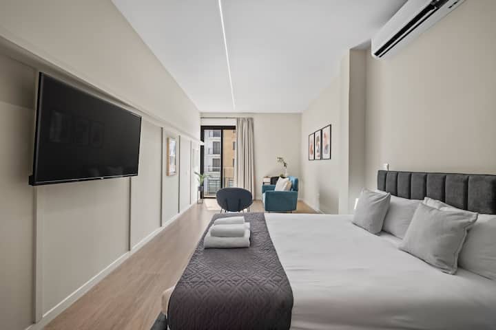 Ct Rooms – Private Studio + Balcony, City View 102 - Nicosia